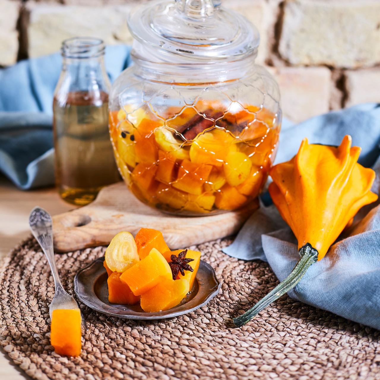 Bumbieru kūka ar ruma saldējumu